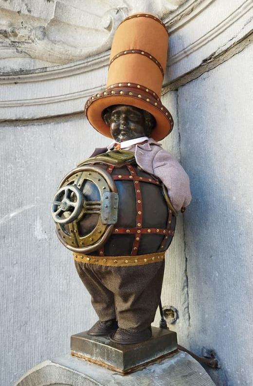 Manneken-Pis as Mr Microcosmos | City of Brussels